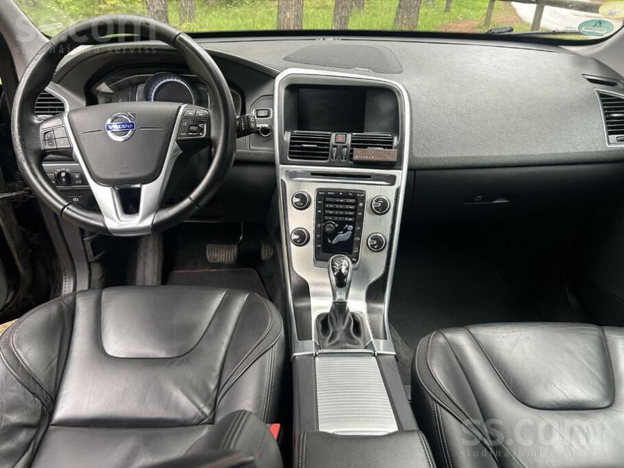 Melns Volvo XC60 2016 Daugavpils, ar dzinēja tilpumu 2.40 L un nobraukumu 260 tūkst. km par 16500 €, foto 9 vietnē AUTOMOTO.COM.LV