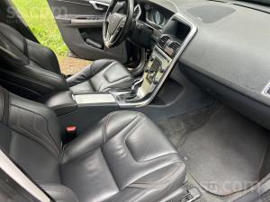 Melns Volvo XC60 2016 Daugavpils, ar dzinēja tilpumu 2.40 L un nobraukumu 260 tūkst. km par 16500 €, foto 10 vietnē AUTOMOTO.COM.LV