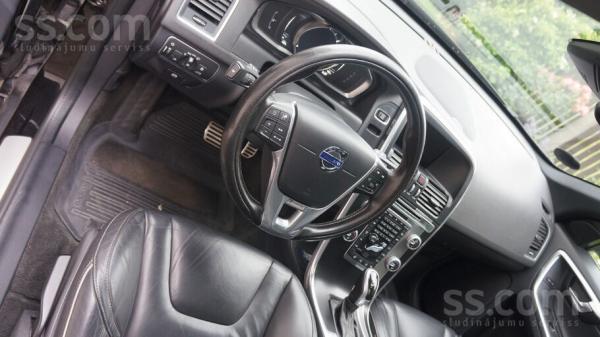 Melns Volvo XC60 2016 Jelgava, ar dzinēja tilpumu 2.00 L un nobraukumu 0 tūkst. km par 13990 €, foto 8 vietnē AUTOMOTO.COM.LV