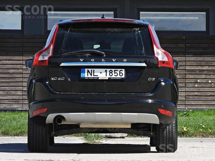 Black Volvo XC60 2016 in Riga, with an engine capacity of 2.00 L and mileage of 334 thousand km for 12900 €, photo 7 on AUTOMOTO.COM.LV