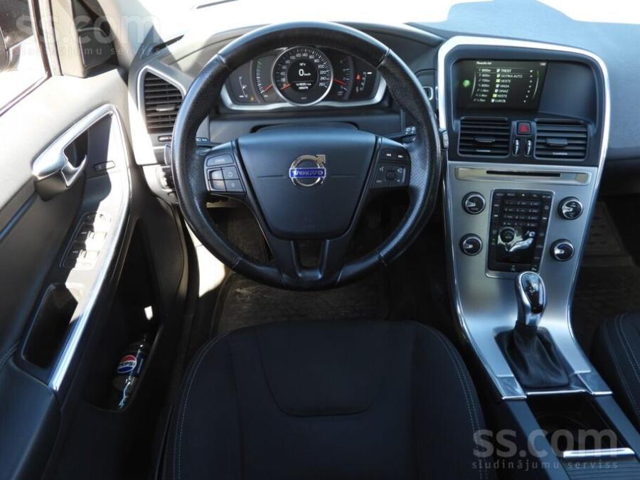 Black Volvo XC60 2016 in Riga, with an engine capacity of 2.00 L and mileage of 334 thousand km for 12900 €, photo 12 on AUTOMOTO.COM.LV