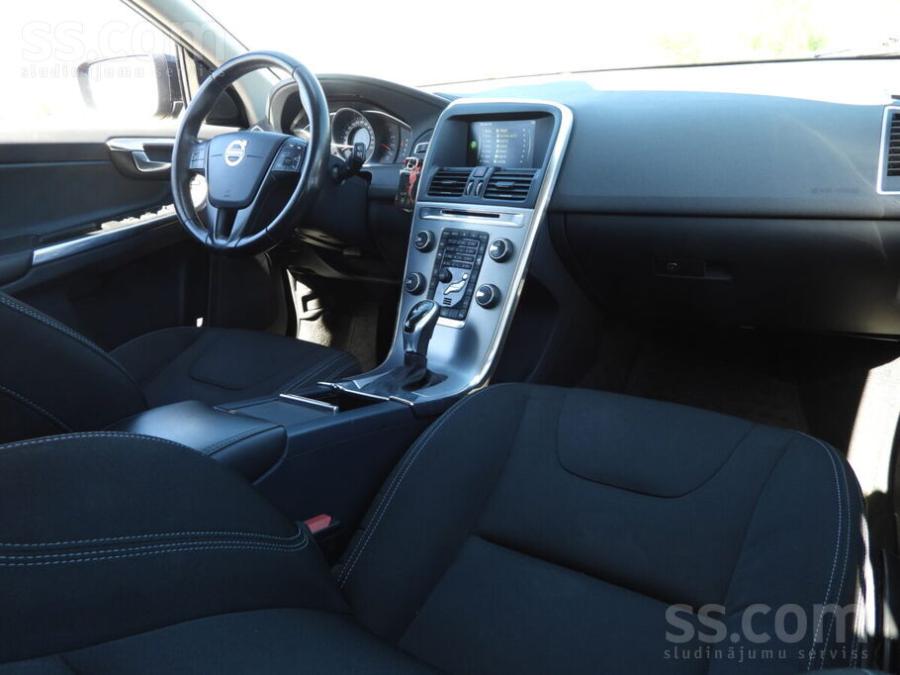 Black Volvo XC60 2016 in Riga, with an engine capacity of 2.00 L and mileage of 334 thousand km for 12900 €, photo 14 on AUTOMOTO.COM.LV