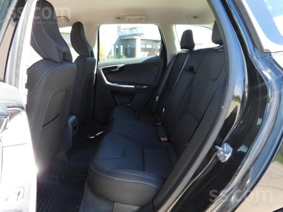 Black Volvo XC60 2016 in Riga, with an engine capacity of 2.00 L and mileage of 334 thousand km for 12900 €, photo 16 on AUTOMOTO.COM.LV