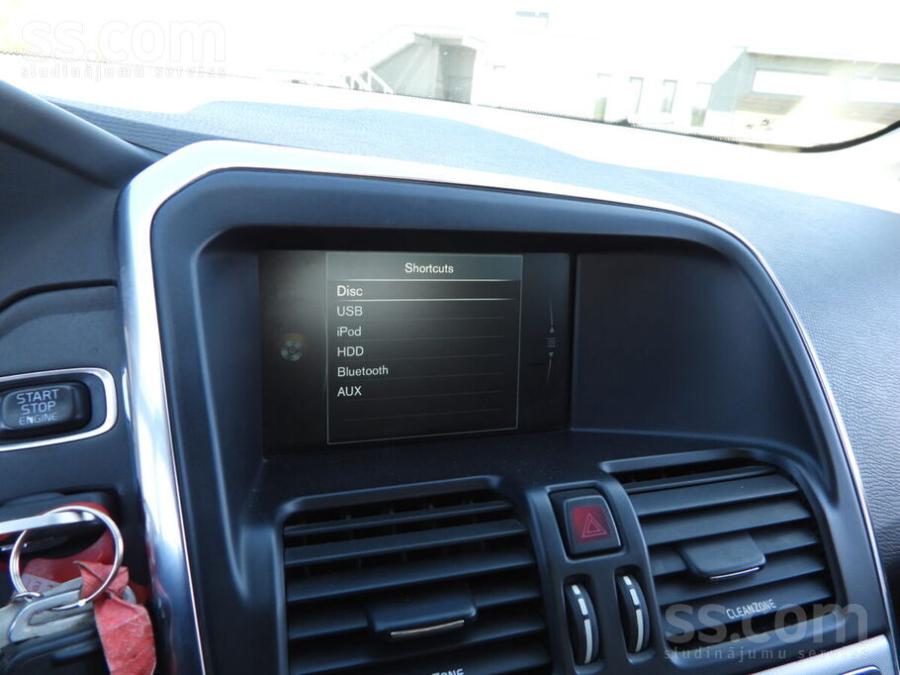 Black Volvo XC60 2016 in Riga, with an engine capacity of 2.00 L and mileage of 334 thousand km for 12900 €, photo 20 on AUTOMOTO.COM.LV