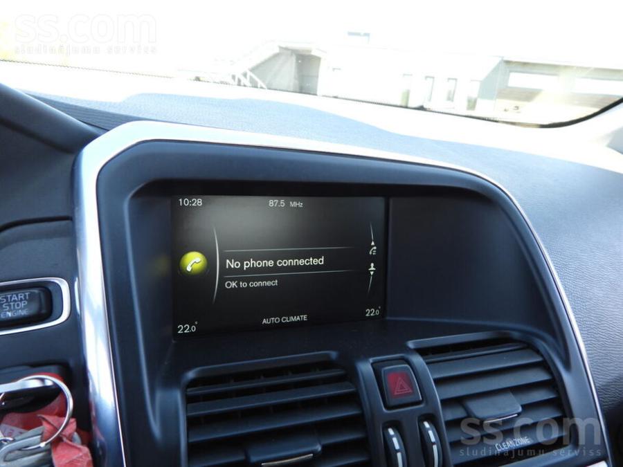 Black Volvo XC60 2016 in Riga, with an engine capacity of 2.00 L and mileage of 334 thousand km for 12900 €, photo 21 on AUTOMOTO.COM.LV