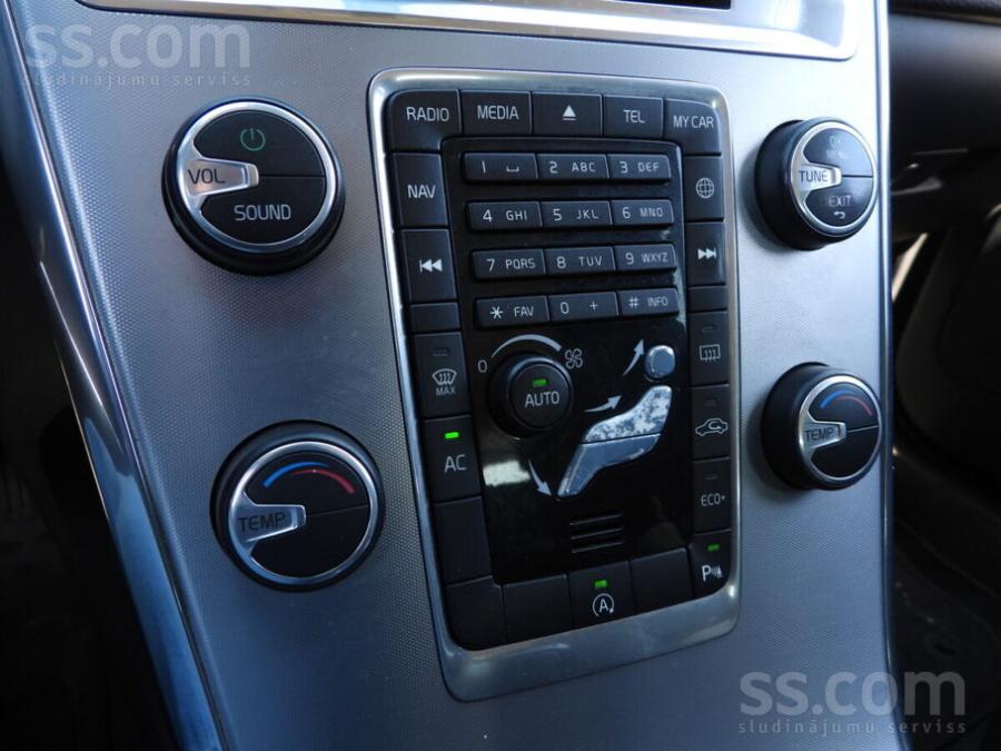 Black Volvo XC60 2016 in Riga, with an engine capacity of 2.00 L and mileage of 334 thousand km for 12900 €, photo 22 on AUTOMOTO.COM.LV