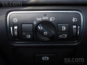Black Volvo XC60 2016 in Riga, with an engine capacity of 2.00 L and mileage of 334 thousand km for 12900 €, photo 26 on AUTOMOTO.COM.LV
