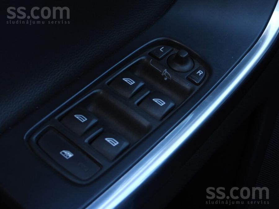 Black Volvo XC60 2016 in Riga, with an engine capacity of 2.00 L and mileage of 334 thousand km for 12900 €, photo 27 on AUTOMOTO.COM.LV