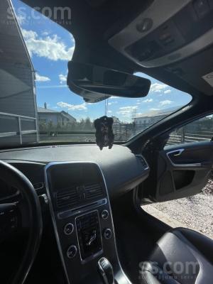 Melns Volvo XC60 2016 Jelgava, ar dzinēja tilpumu 2.00 L un nobraukumu 260 tūkst. km par 12500 €, foto 9 vietnē AUTOMOTO.COM.LV