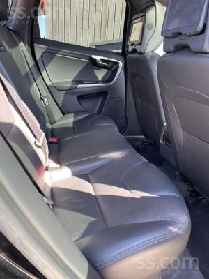 Melns Volvo XC60 2016 Jelgava, ar dzinēja tilpumu 2.00 L un nobraukumu 260 tūkst. km par 12500 €, foto 13 vietnē AUTOMOTO.COM.LV