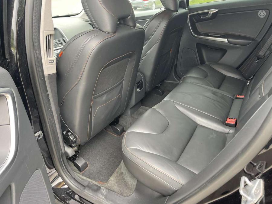 Черный Вольво ХС60 2016 в Каунас, объемом двигателя 1.97 л и пробегом 22 тыс. км за 10750 €, фото 27 на AUTOMOTO.COM.LV