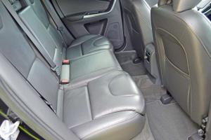 Black Volvo XC60 2016 in Vilnius, with an engine capacity of 2.00 L and mileage of 168 thousand km for 14950 €, photo 9 on AUTOMOTO.COM.LV