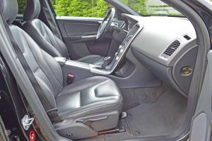 Black Volvo XC60 2016 in Vilnius, with an engine capacity of 2.00 L and mileage of 168 thousand km for 14950 €, photo 13 on AUTOMOTO.COM.LV