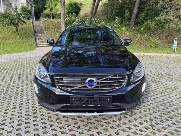 Black Volvo XC60 2016 in Kaunas, with an engine capacity of 1.97 L and mileage of 251 thousand km for 12950 €, photo 3 on AUTOMOTO.COM.LV