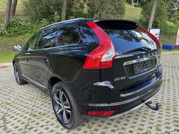 Black Volvo XC60 2016 in Kaunas, with an engine capacity of 1.97 L and mileage of 251 thousand km for 12950 €, photo 8 on AUTOMOTO.COM.LV