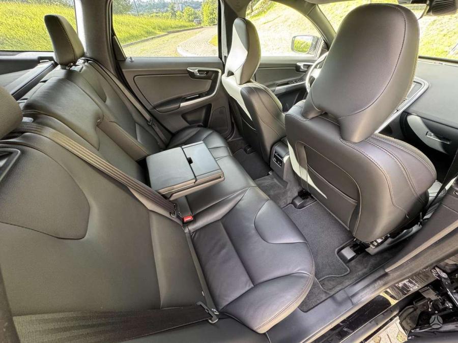 Melns Volvo XC60 2016 Kauņa, ar dzinēja tilpumu 1.97 L un nobraukumu 251 tūkst. km par 12950 €, foto 14 vietnē AUTOMOTO.COM.LV
