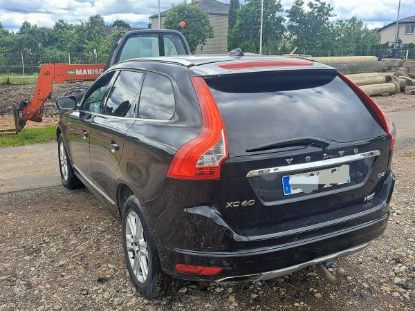 Black Volvo XC60 2016 in Taurage, with an engine capacity of 1.98 L and mileage of 280 thousand km for 6200 €, photo 3 on AUTOMOTO.COM.LV