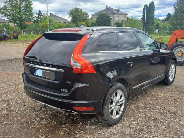 Black Volvo XC60 2016 in Taurage, with an engine capacity of 1.98 L and mileage of 280 thousand km for 6200 €, photo 4 on AUTOMOTO.COM.LV