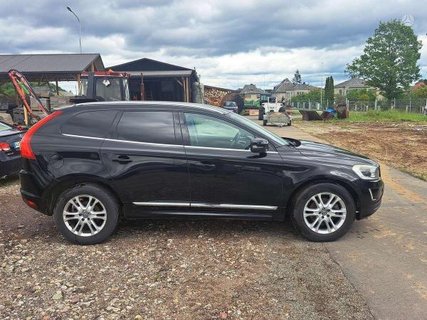 Black Volvo XC60 2016 in Taurage, with an engine capacity of 1.98 L and mileage of 280 thousand km for 6200 €, photo 5 on AUTOMOTO.COM.LV