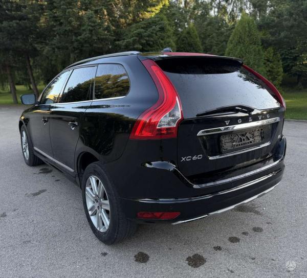 Melns Volvo XC60 2016 Alīta, ar dzinēja tilpumu 1.97 L un nobraukumu 165 tūkst. km par 12800 €, foto 3 vietnē AUTOMOTO.COM.LV