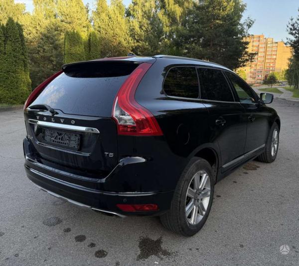 Melns Volvo XC60 2016 Alīta, ar dzinēja tilpumu 1.97 L un nobraukumu 165 tūkst. km par 12800 €, foto 5 vietnē AUTOMOTO.COM.LV