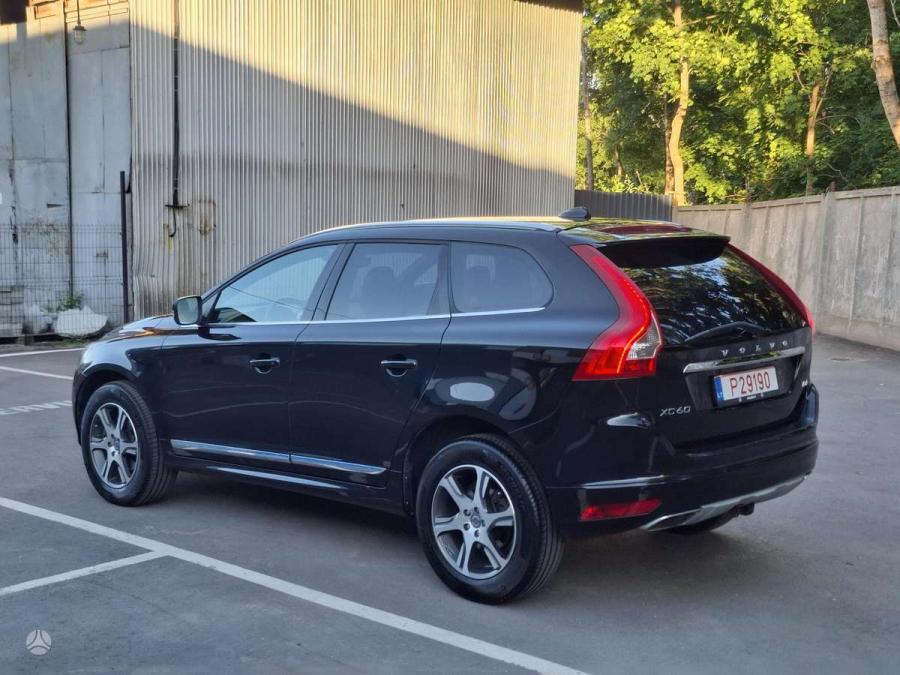 Melns Volvo XC60 2016 Viļņa, ar dzinēja tilpumu 1.97 L un nobraukumu 281 tūkst. km par 9900 €, foto 12 vietnē AUTOMOTO.COM.LV