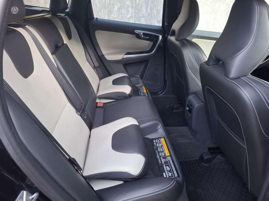 Melns Volvo XC60 2016 Viļņa, ar dzinēja tilpumu 1.97 L un nobraukumu 281 tūkst. km par 9900 €, foto 29 vietnē AUTOMOTO.COM.LV