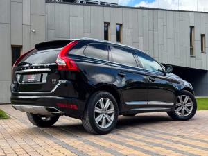 Black Volvo XC60 2016 in Riga, with an engine capacity of 2.40 L and mileage of 217 thousand km for 15400 €, photo 3 on AUTOMOTO.COM.LV