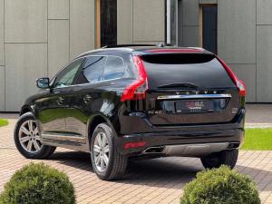 Black Volvo XC60 2016 in Riga, with an engine capacity of 2.40 L and mileage of 217 thousand km for 15400 €, photo 5 on AUTOMOTO.COM.LV