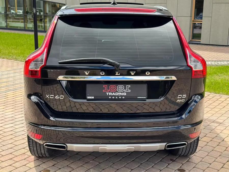 Black Volvo XC60 2016 in Riga, with an engine capacity of 2.40 L and mileage of 217 thousand km for 15400 €, photo 7 on AUTOMOTO.COM.LV