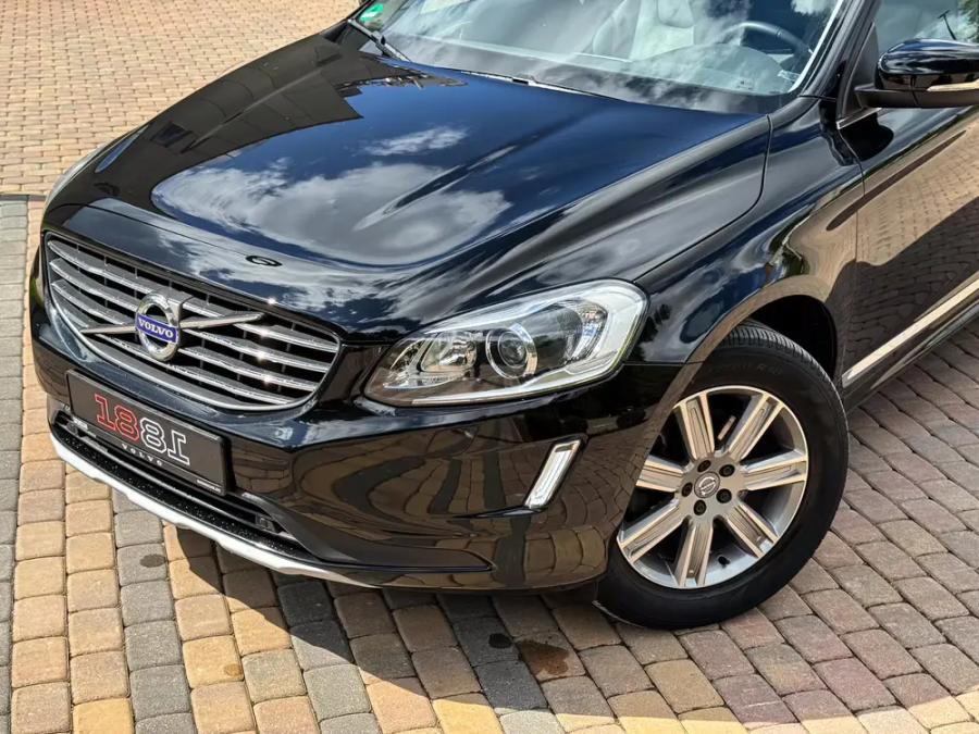 Black Volvo XC60 2016 in Riga, with an engine capacity of 2.40 L and mileage of 217 thousand km for 15400 €, photo 8 on AUTOMOTO.COM.LV