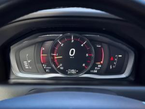 Black Volvo XC60 2016 in Riga, with an engine capacity of 2.40 L and mileage of 217 thousand km for 15400 €, photo 18 on AUTOMOTO.COM.LV