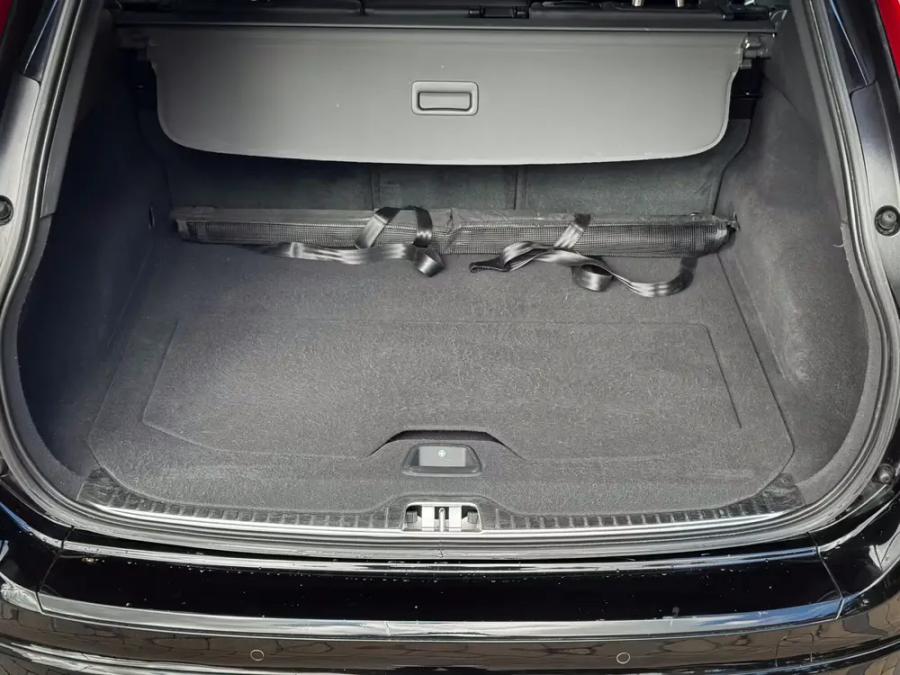 Black Volvo XC60 2016 in Riga, with an engine capacity of 2.40 L and mileage of 217 thousand km for 15400 €, photo 20 on AUTOMOTO.COM.LV