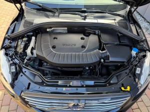Black Volvo XC60 2016 in Riga, with an engine capacity of 2.40 L and mileage of 217 thousand km for 15400 €, photo 22 on AUTOMOTO.COM.LV