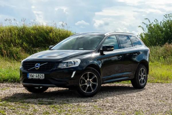 Melns Volvo XC60 2016 Rīga, ar dzinēja tilpumu 2.00 L un nobraukumu 250 tūkst. km par 14500 €, foto 3 vietnē AUTOMOTO.COM.LV