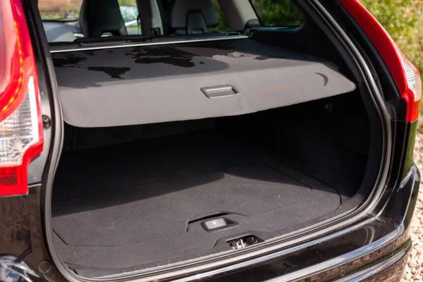 Melns Volvo XC60 2016 Rīga, ar dzinēja tilpumu 2.00 L un nobraukumu 250 tūkst. km par 14500 €, foto 6 vietnē AUTOMOTO.COM.LV