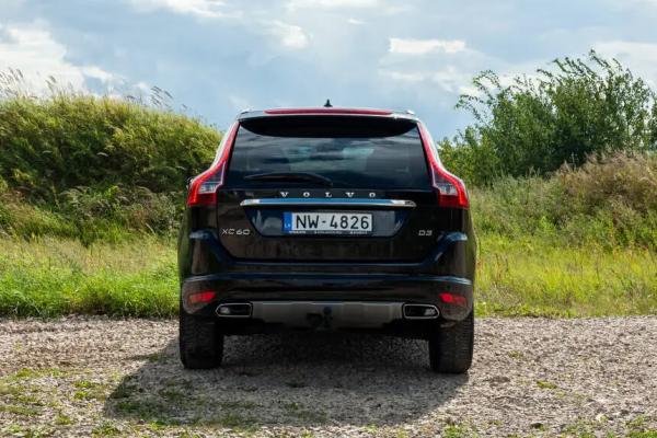 Melns Volvo XC60 2016 Rīga, ar dzinēja tilpumu 2.00 L un nobraukumu 250 tūkst. km par 14500 €, foto 9 vietnē AUTOMOTO.COM.LV