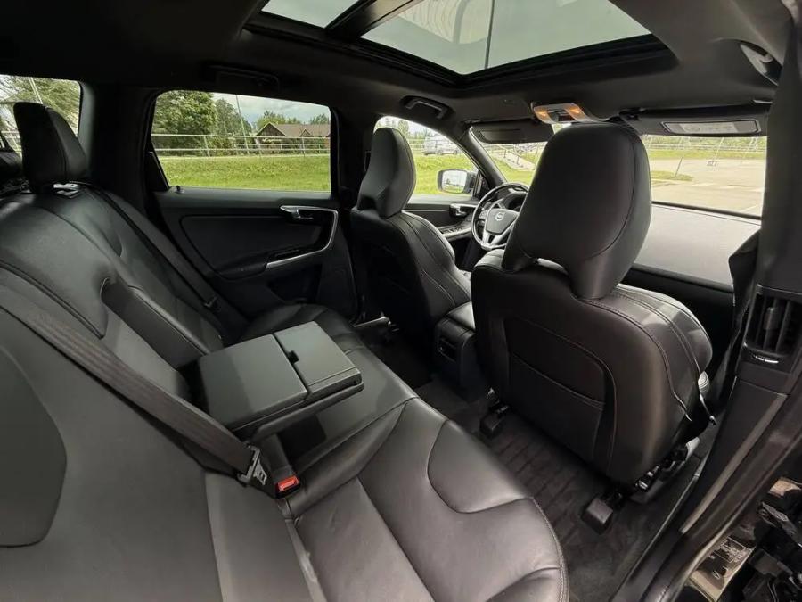 Melns Volvo XC60 2016 Rēzekne, ar dzinēja tilpumu 2.40 L un nobraukumu 213 tūkst. km par 14990 €, foto 12 vietnē AUTOMOTO.COM.LV