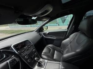 Melns Volvo XC60 2016 Rēzekne, ar dzinēja tilpumu 2.40 L un nobraukumu 213 tūkst. km par 14990 €, foto 15 vietnē AUTOMOTO.COM.LV