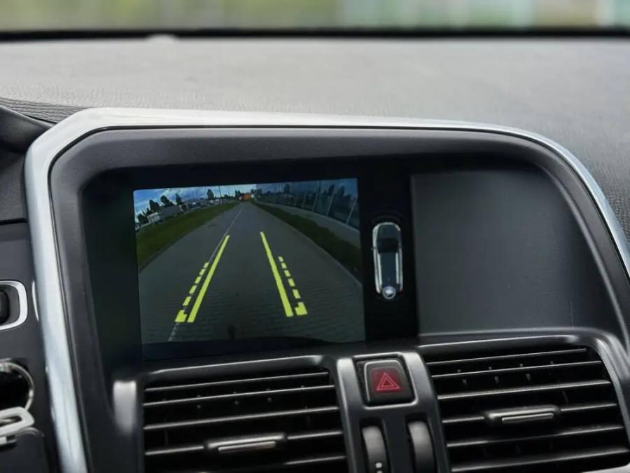Melns Volvo XC60 2016 Rēzekne, ar dzinēja tilpumu 2.40 L un nobraukumu 213 tūkst. km par 14990 €, foto 18 vietnē AUTOMOTO.COM.LV