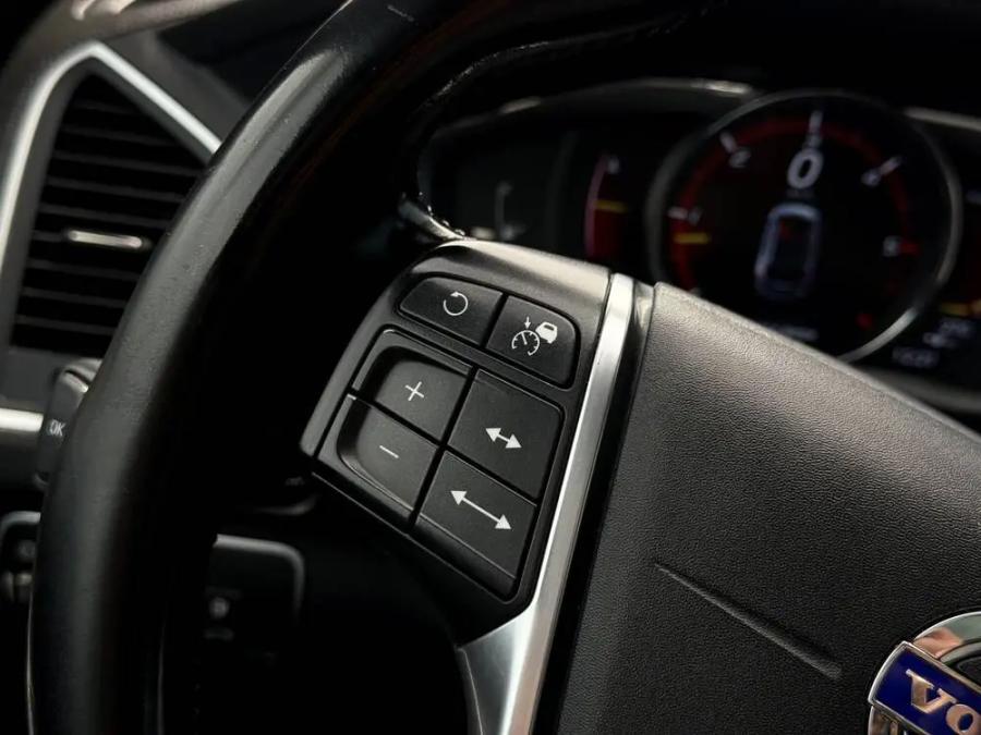 Melns Volvo XC60 2016 Rēzekne, ar dzinēja tilpumu 2.40 L un nobraukumu 213 tūkst. km par 14990 €, foto 22 vietnē AUTOMOTO.COM.LV
