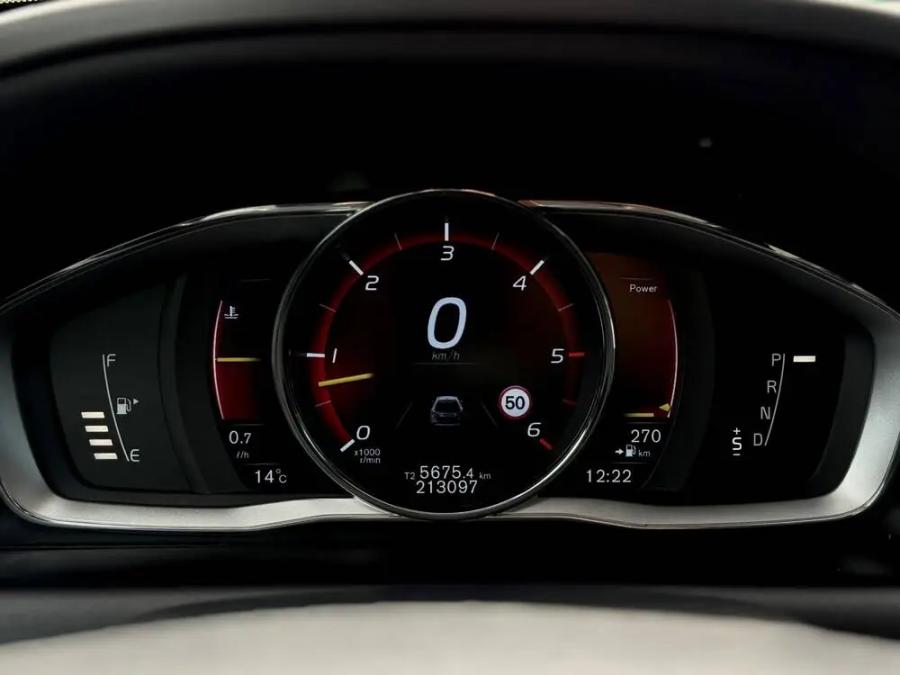 Melns Volvo XC60 2016 Rēzekne, ar dzinēja tilpumu 2.40 L un nobraukumu 213 tūkst. km par 14990 €, foto 23 vietnē AUTOMOTO.COM.LV