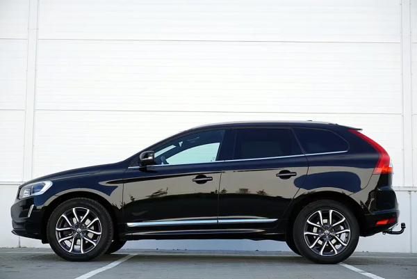 Melns Volvo XC60 2016 Rīga, ar dzinēja tilpumu 2.40 L un nobraukumu 192 tūkst. km par 9900 €, foto 5 vietnē AUTOMOTO.COM.LV