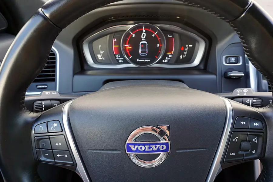 Melns Volvo XC60 2016 Rīga, ar dzinēja tilpumu 2.40 L un nobraukumu 192 tūkst. km par 9900 €, foto 20 vietnē AUTOMOTO.COM.LV
