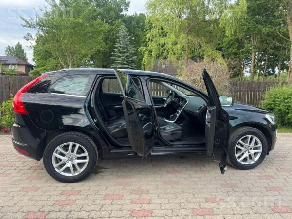 Melns Volvo XC60 2016 Ogre, ar dzinēja tilpumu 2.00 L un nobraukumu 214 tūkst. km par 13150 €, foto 8 vietnē AUTOMOTO.COM.LV