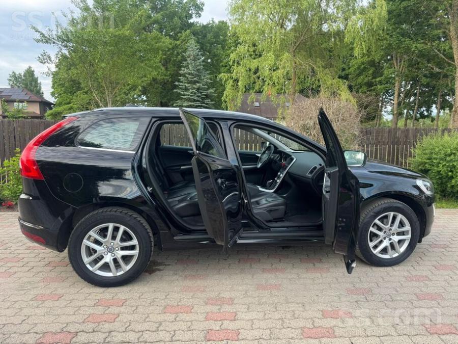 Melns Volvo XC60 2016 Ogre, ar dzinēja tilpumu 2.00 L un nobraukumu 214 tūkst. km par 13150 €, foto 9 vietnē AUTOMOTO.COM.LV