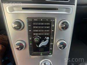 Melns Volvo XC60 2016 Ogre, ar dzinēja tilpumu 2.00 L un nobraukumu 214 tūkst. km par 13150 €, foto 18 vietnē AUTOMOTO.COM.LV