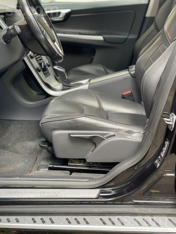 Melns Volvo XC60 2016 Rīga, ar dzinēja tilpumu 2.00 L un nobraukumu 0 tūkst. km par 14400 €, foto 6 vietnē AUTOMOTO.COM.LV