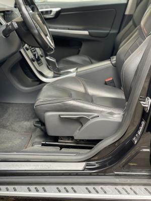Black Volvo XC60 2016 in Riga, with an engine capacity of 2.00 L and mileage of 0 thousand km for 14400 €, photo 7 on AUTOMOTO.COM.LV