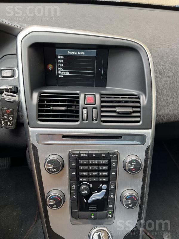 Melns Volvo XC60 2016 Rīga, ar dzinēja tilpumu 2.00 L un nobraukumu 0 tūkst. km par 14400 €, foto 10 vietnē AUTOMOTO.COM.LV